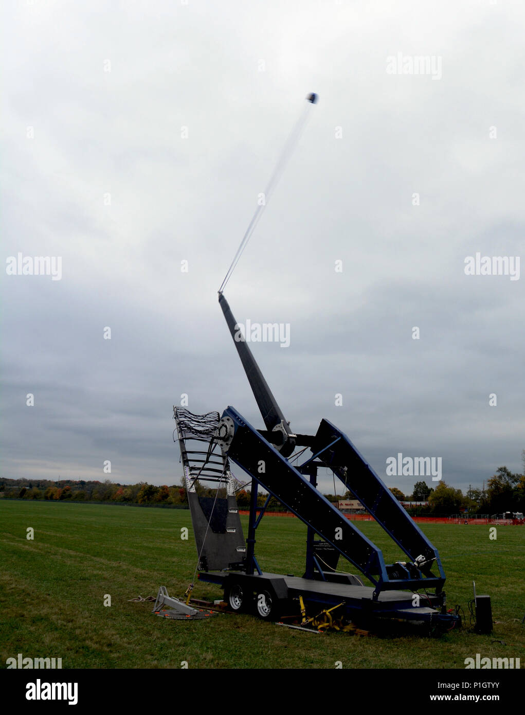 Catapult competition hi-res stock photography and images - Alamy