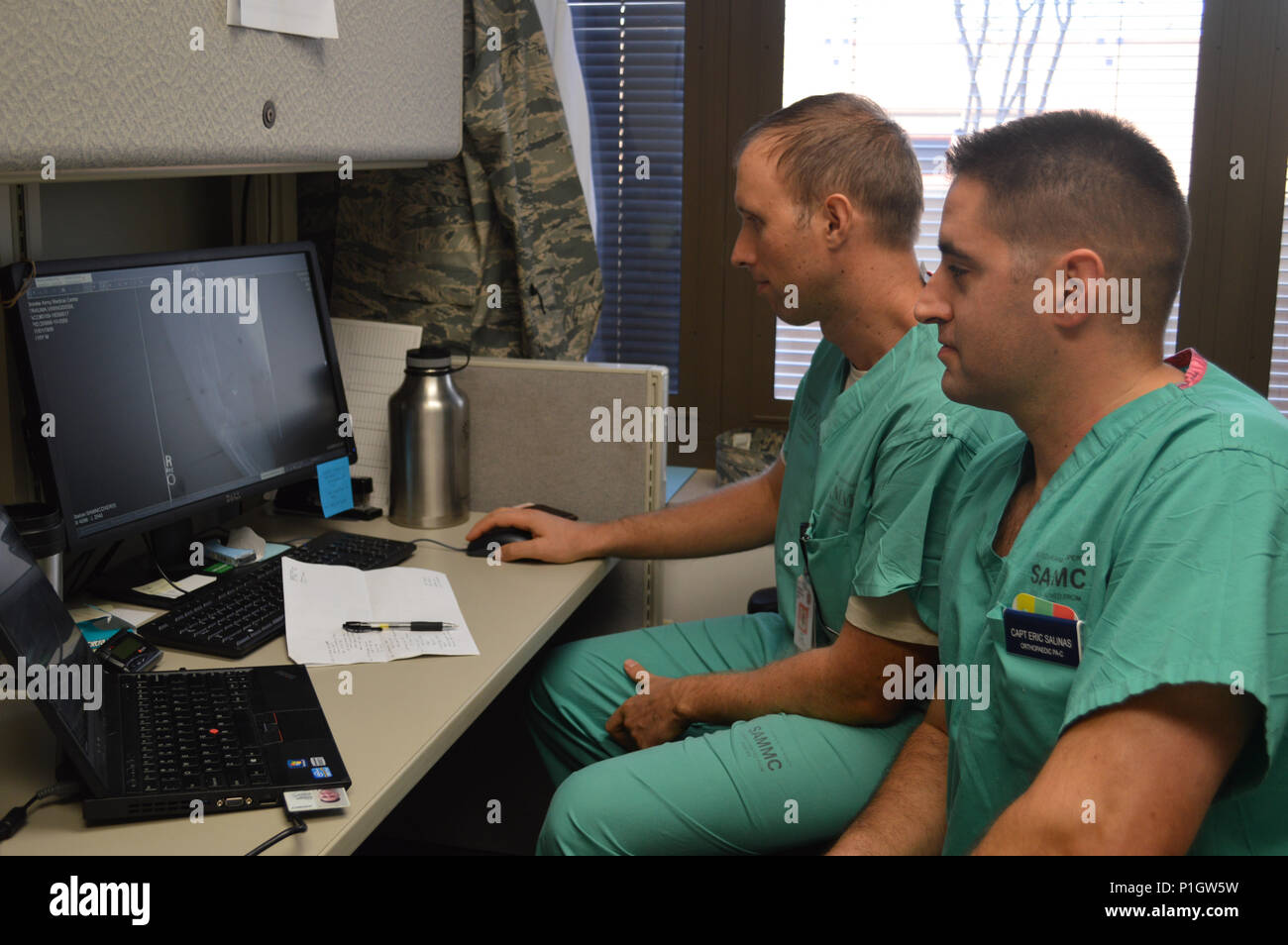 Army Physician Assistant High Resolution Stock Photography and Images ...