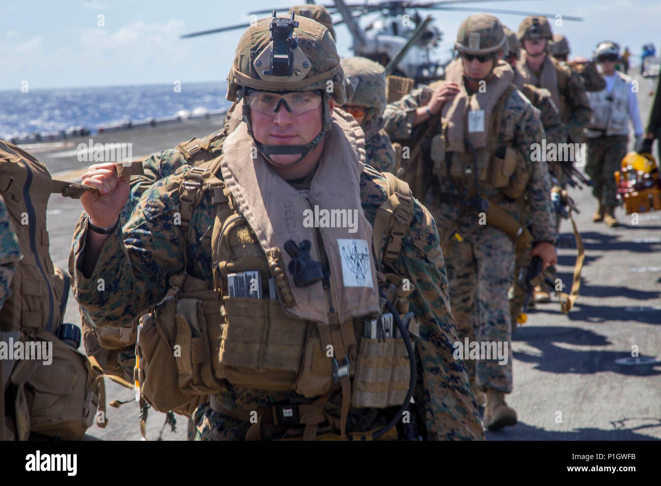 Marine corps cargo handlers hi-res stock photography and images - Alamy
