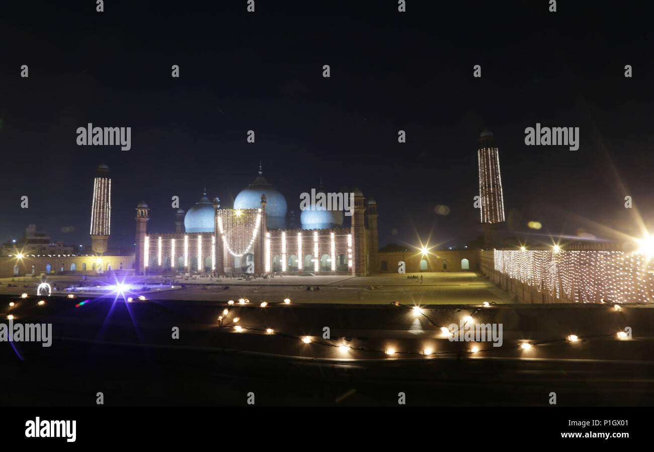 Lahore, Pakistan. 11th June, 2018. An eye catching splendid, illuminated night view of historic ...