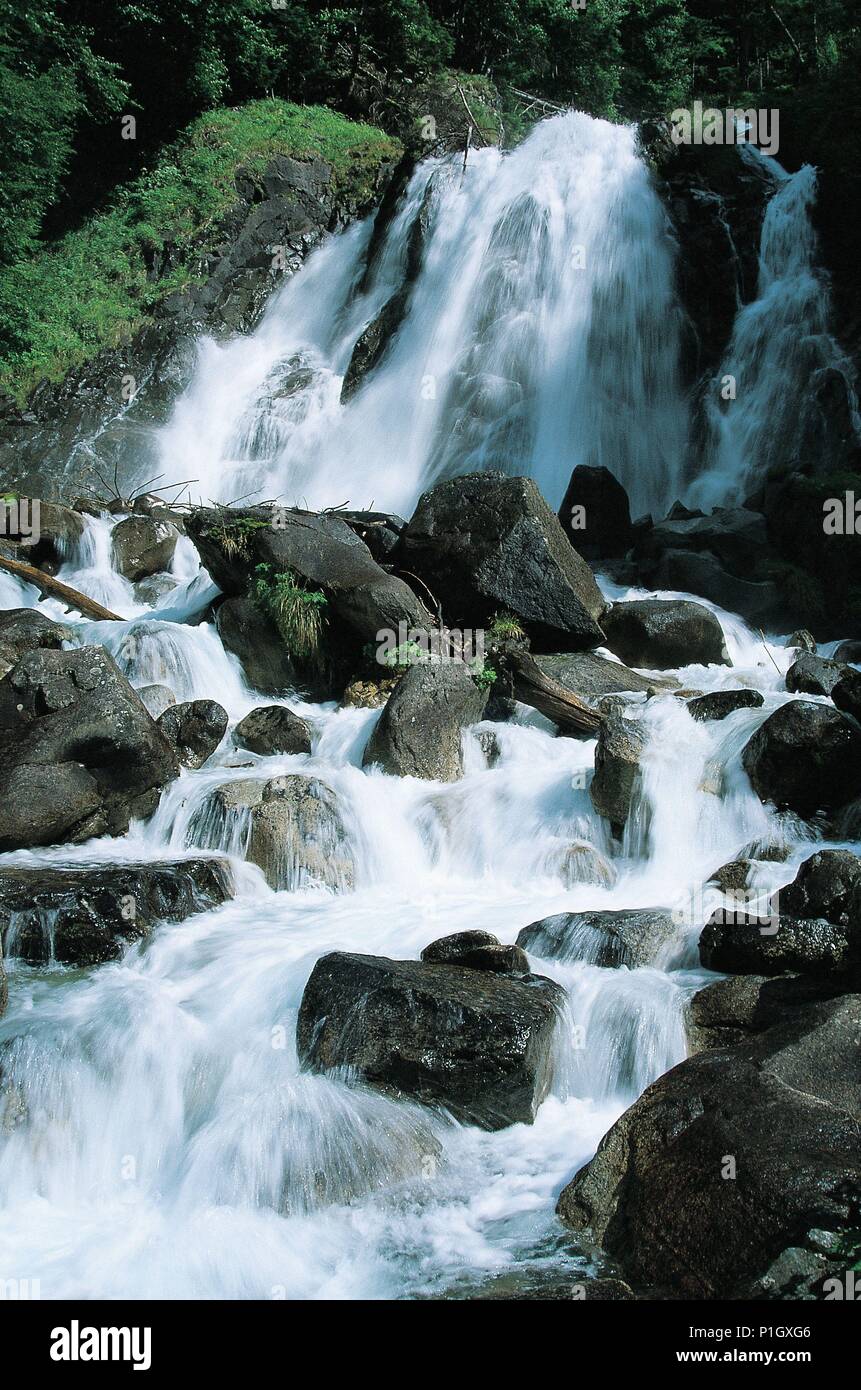 Cascada de lutour hi-res stock photography and images - Alamy