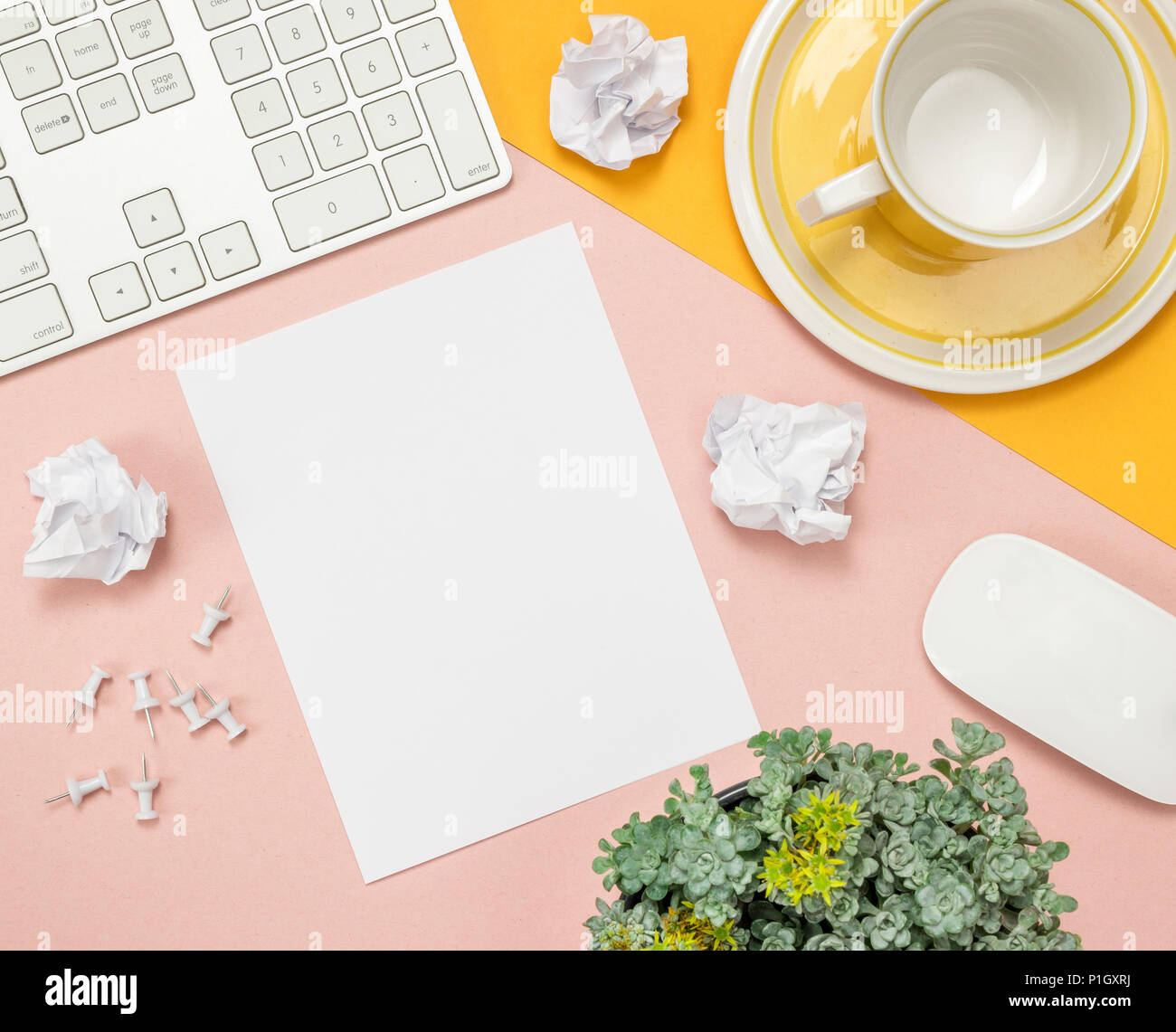 Elegant feminine workspace home hi-res stock photography and images - Alamy
