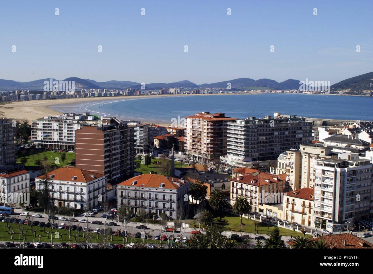 Laredo; pueblo y litoral Stock Photo - Alamy