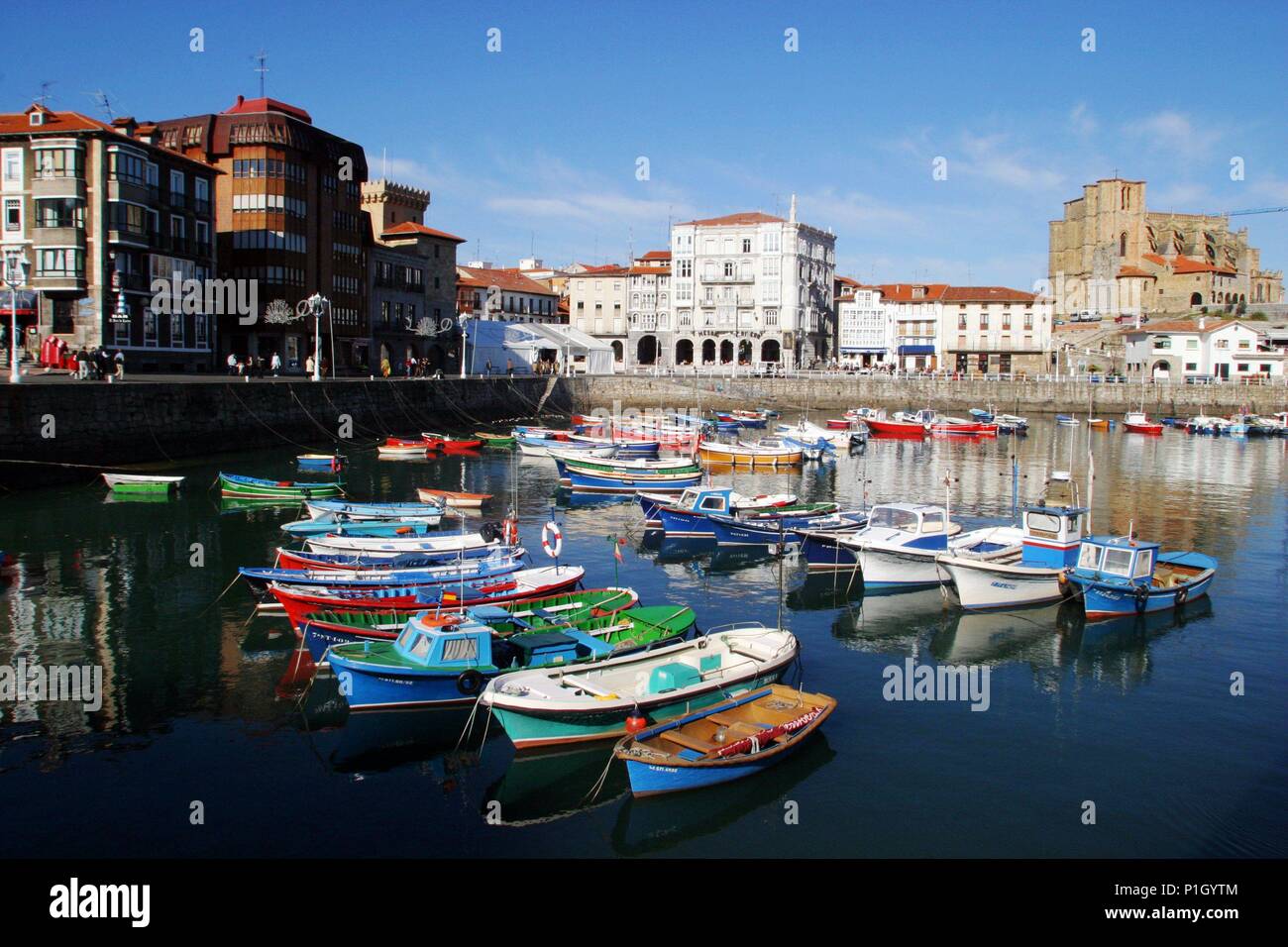 Puerto castro urdiales hi-res stock photography and images - Alamy
