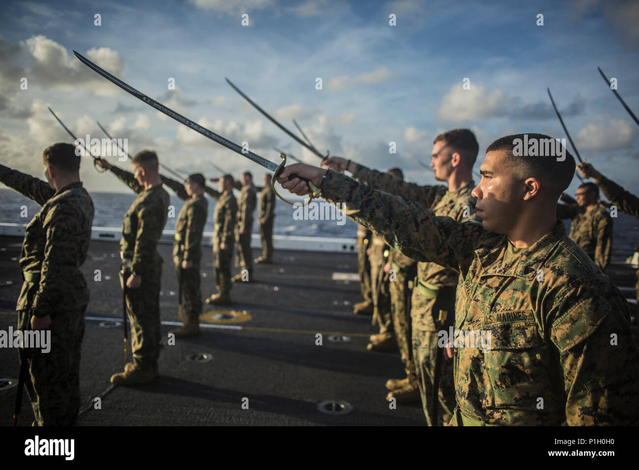 USS SOMERSET, Pacific Ocean (Oct. 26, 2016) – Marines execute ‘draw ...