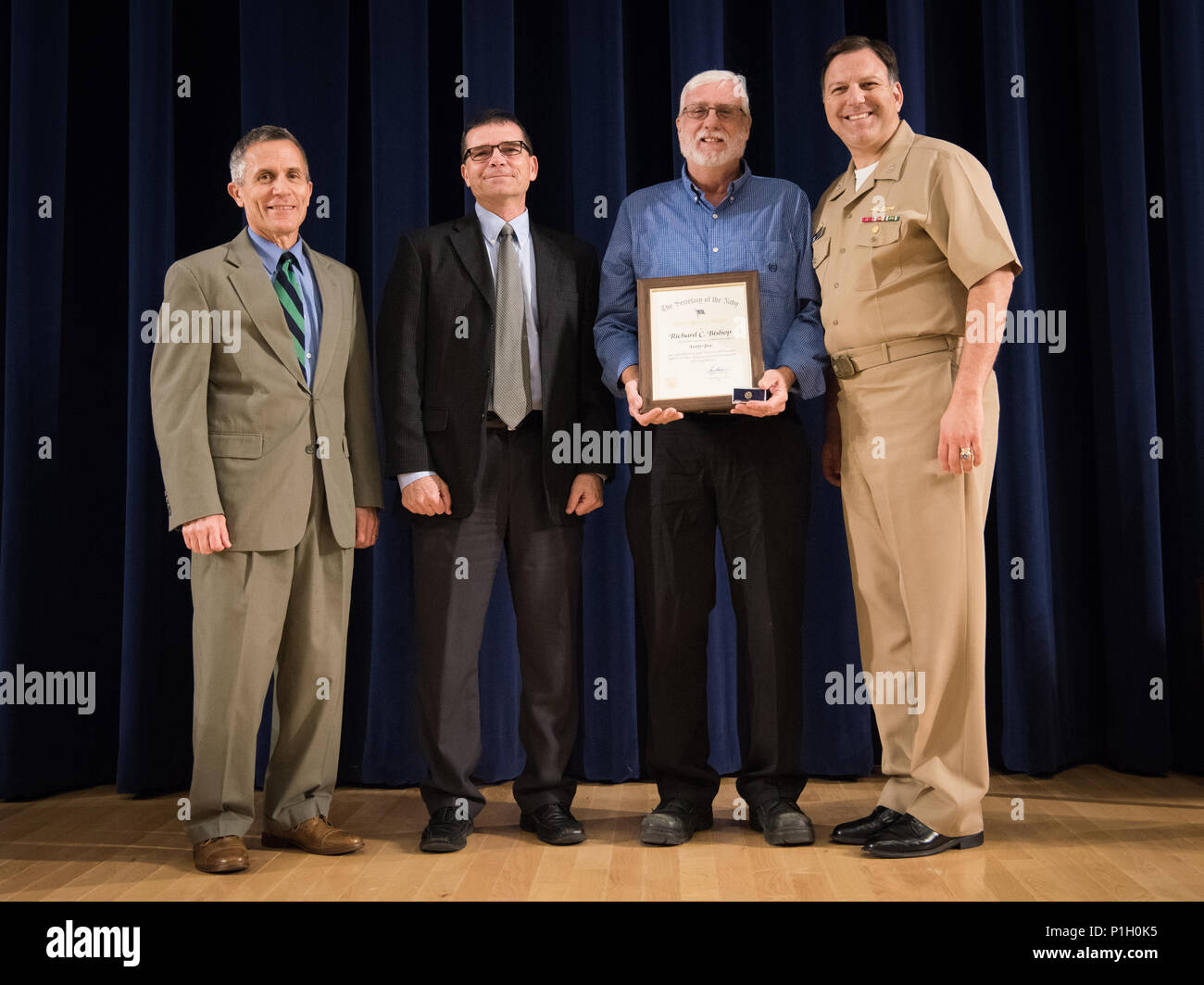 Full scale warfare hi-res stock photography and images - Alamy