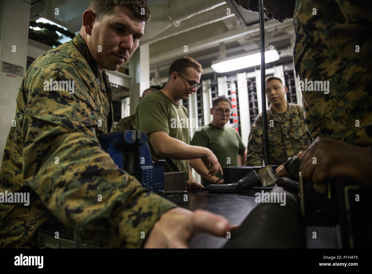 USS MAKIN ISLAND, Pacific Ocean (October 26, 2016) – Staff Sgt ...