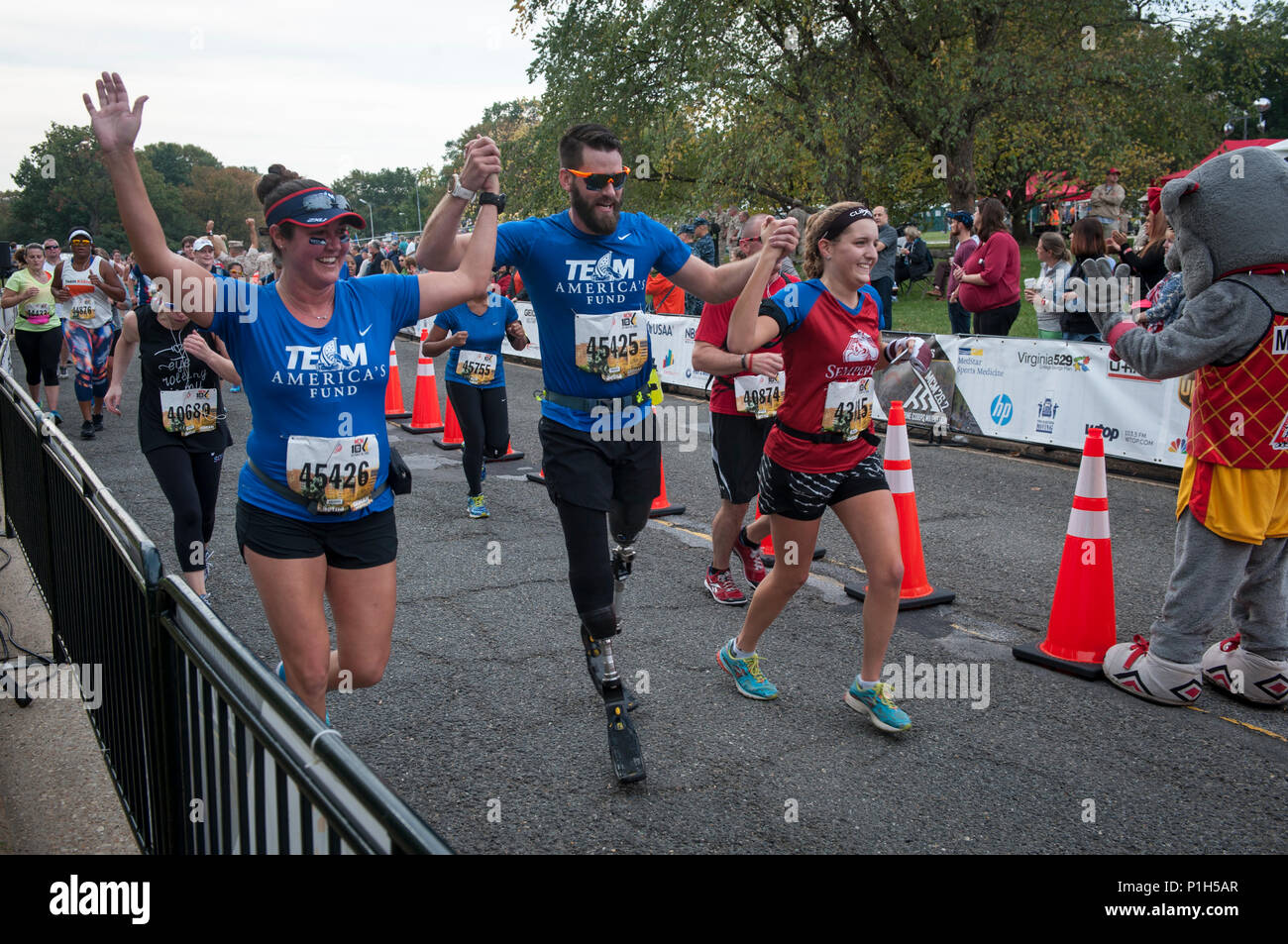 Marinecorpsmarathon hi-res stock photography and images - Alamy
