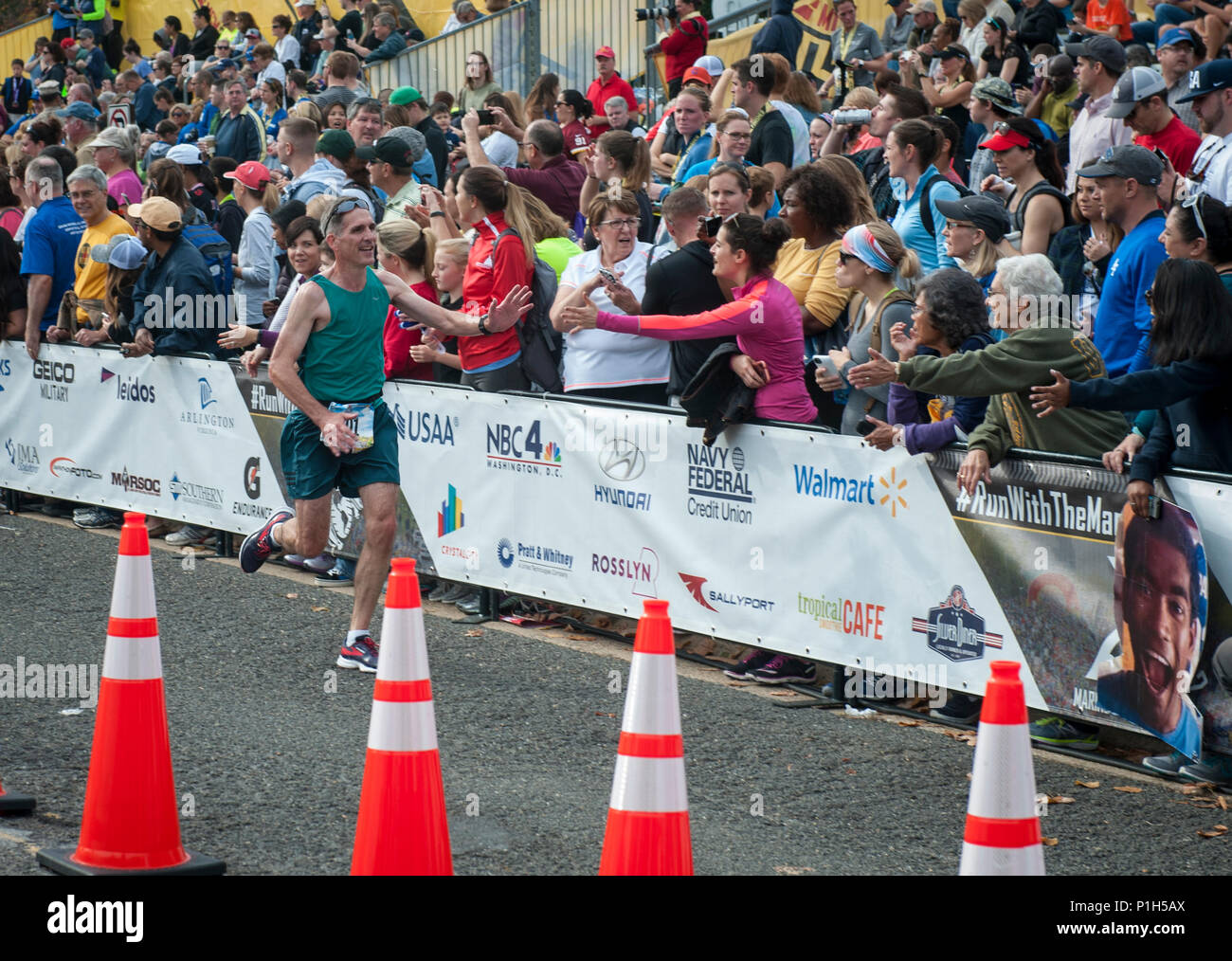 41st annual marine corps marathon hi-res stock photography and images ...