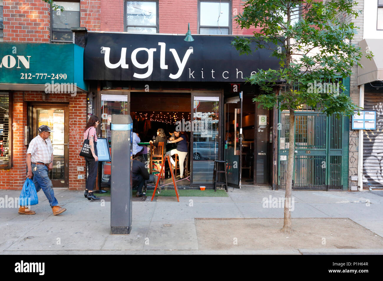 Ugly Kitchen How To Save My Ugly Kitchen?? : R/HomeDecorating