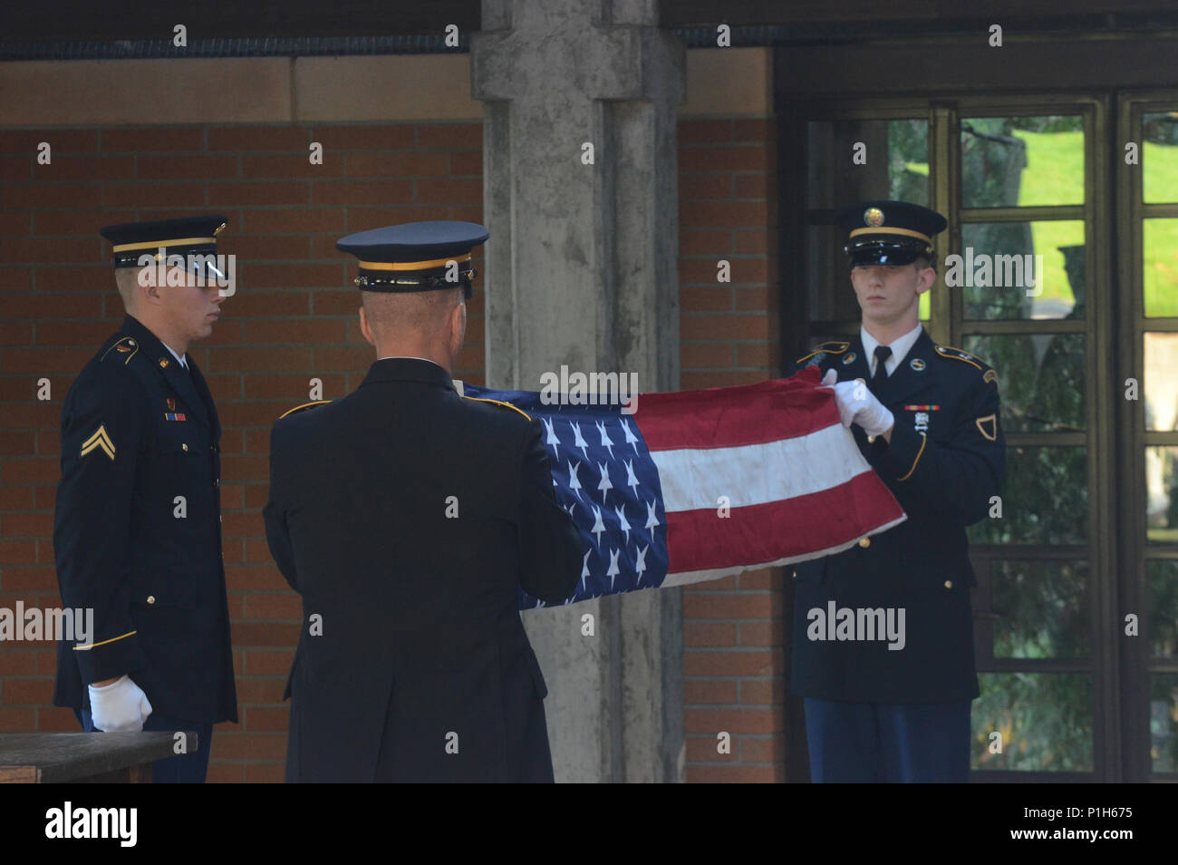 Oregon Army National Guardsmen Corporal Tom Hoy (left) Staff Sgt. Greg ...