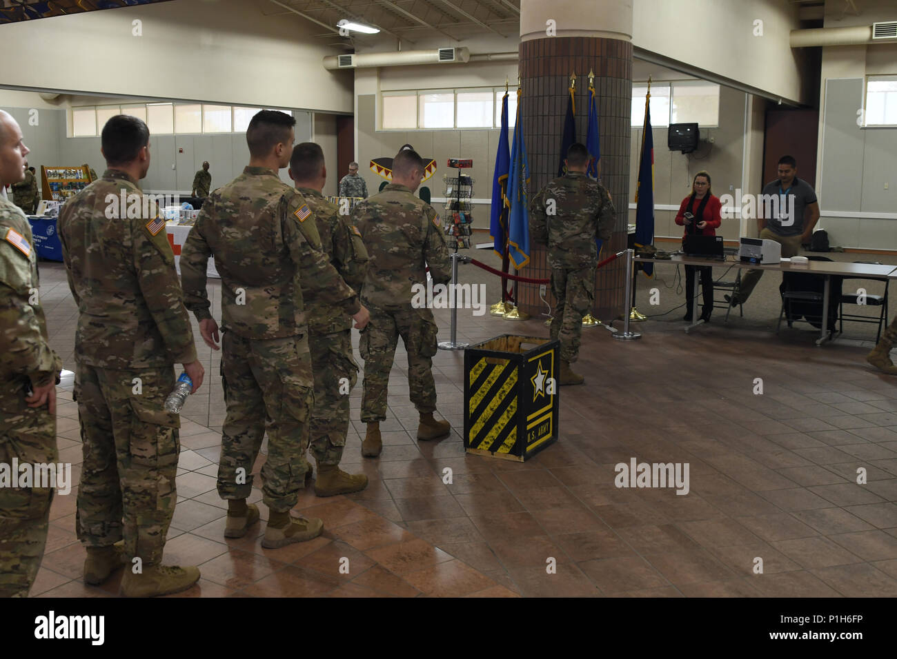 215th military police detachment hi-res stock photography and images ...