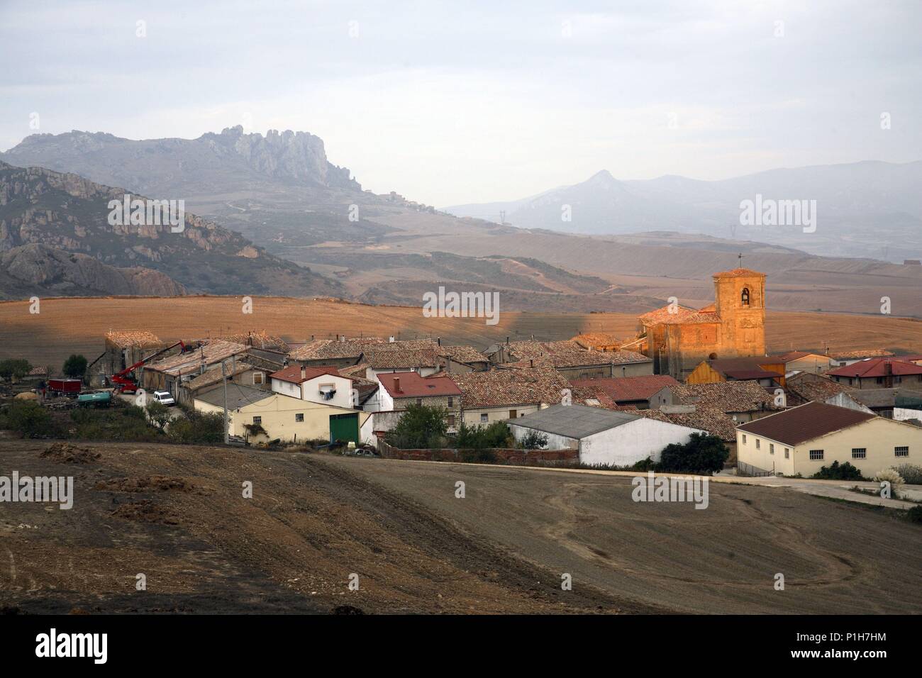 SPAIN - LA RIOJA - Rioja Alta (district). Foncea; vista del pueblo ...