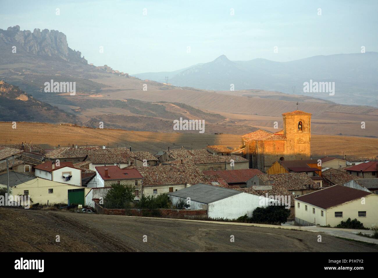 SPAIN - LA RIOJA - Rioja Alta (district). Foncea; vista del pueblo ...