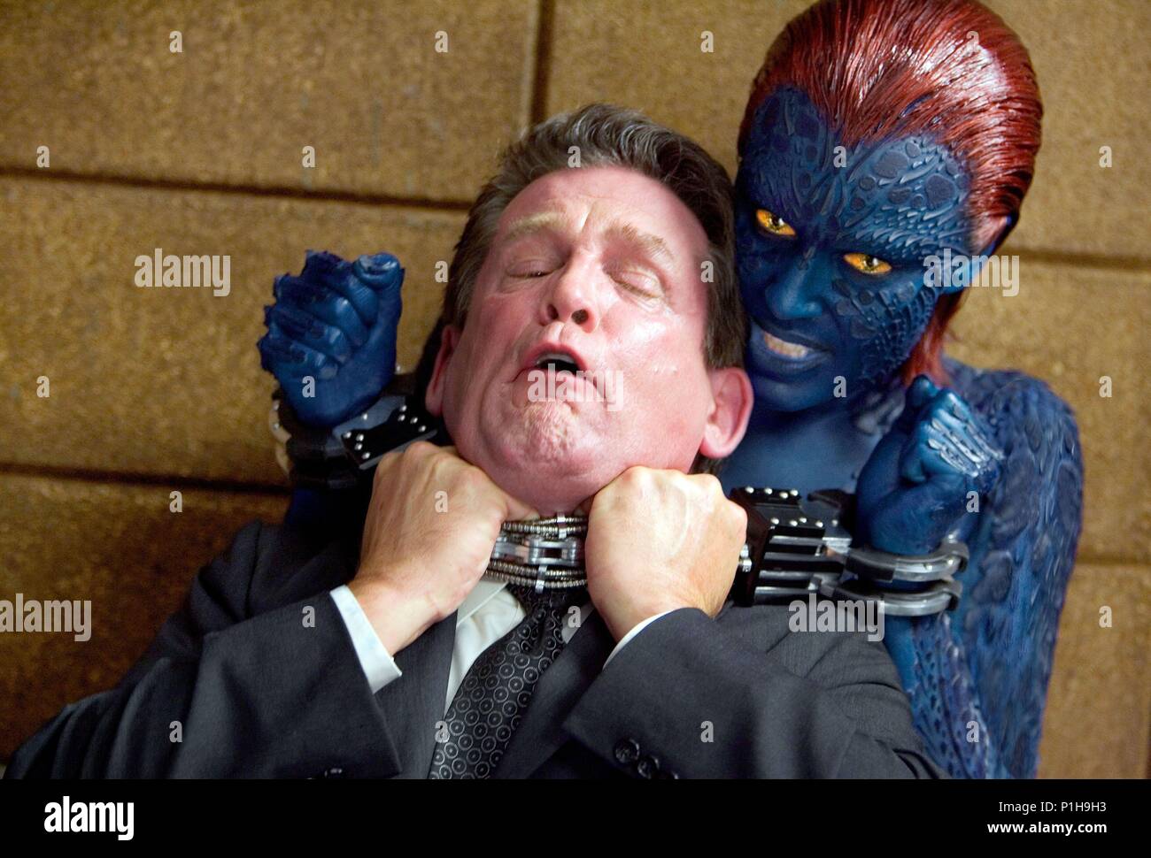 Rebecca romijn x men stand hi-res stock photography and images - Alamy