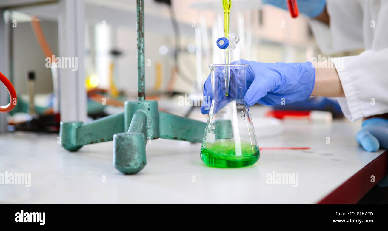 Picture of instrument used for chemical experiments Stock Photo - Alamy