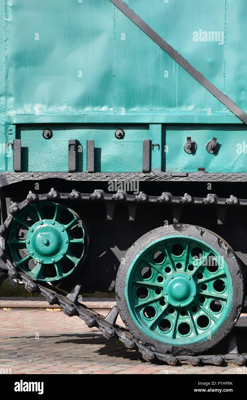 Caterpillar Track Stock Photos & Caterpillar Track Stock Images - Alamy