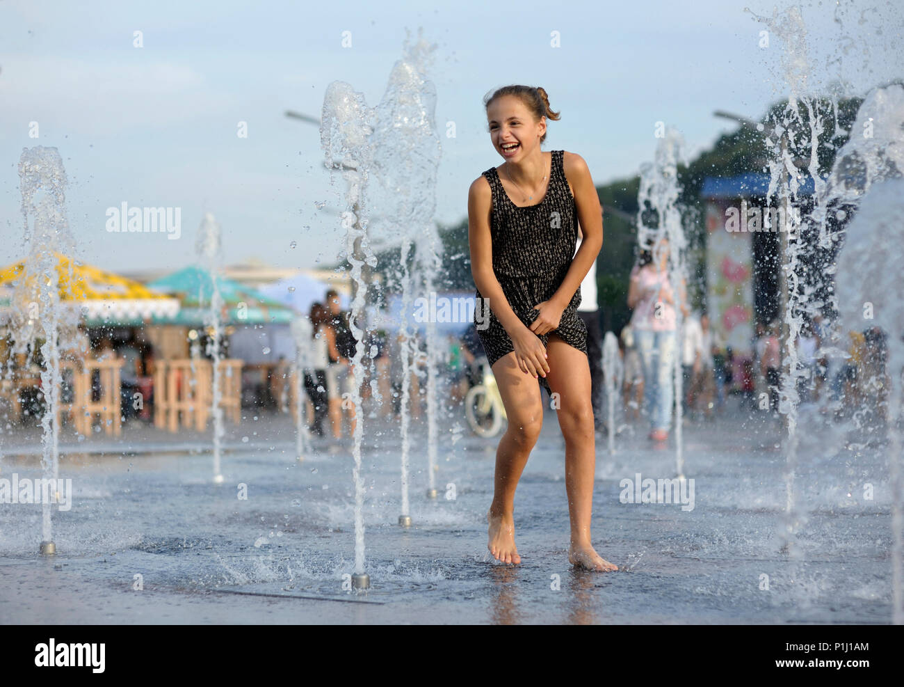 Fountain Girl High Resolution Stock Photography and Images - Alamy
