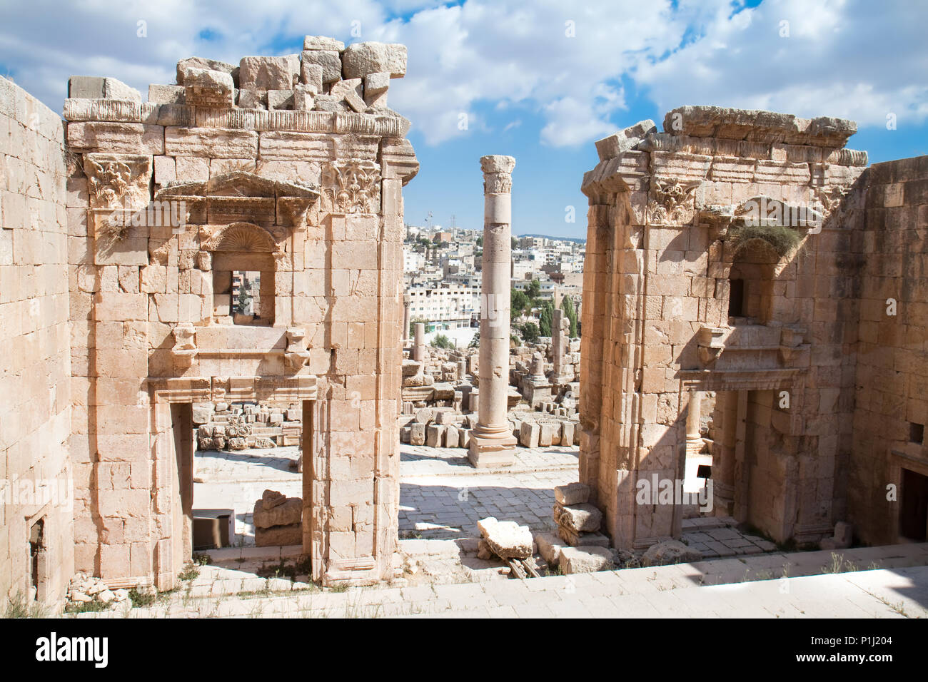 Monumental gate hi-res stock photography and images - Alamy