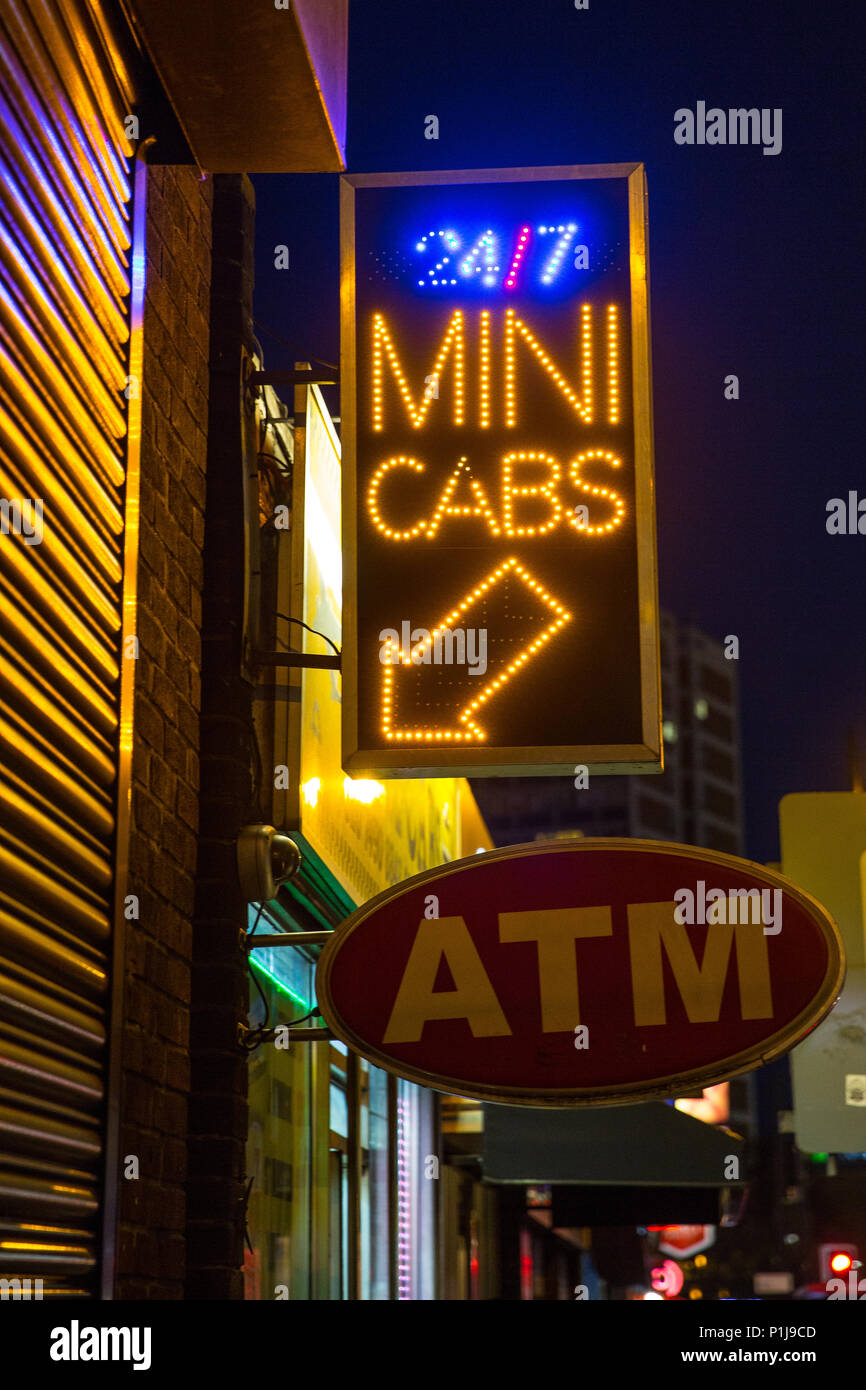 London mini cab at night hi-res stock photography and images - Alamy