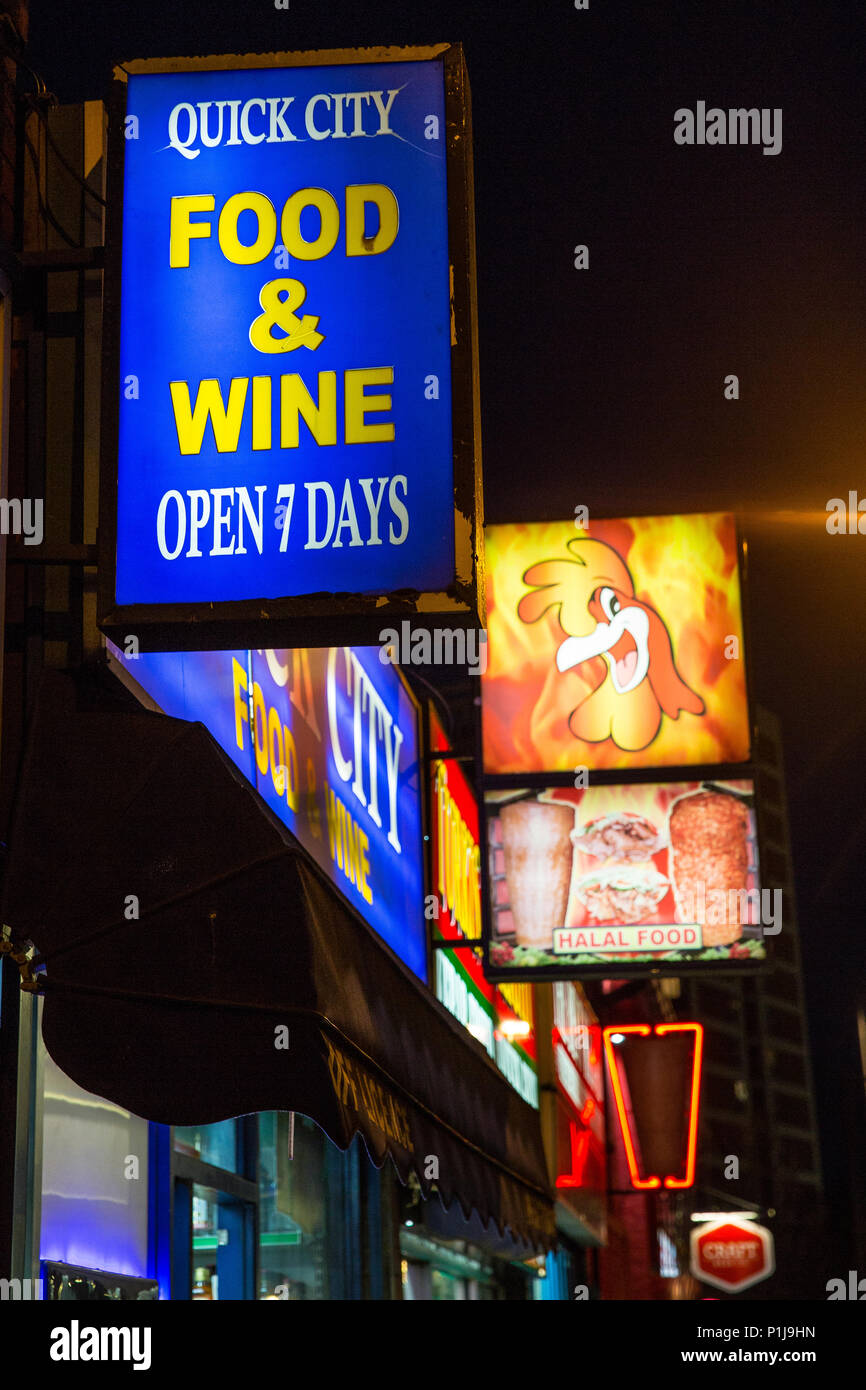 High street fast food outlet hi-res stock photography and images - Alamy