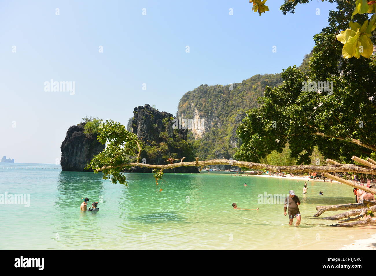 Plaza urbana hi-res stock photography and images - Alamy