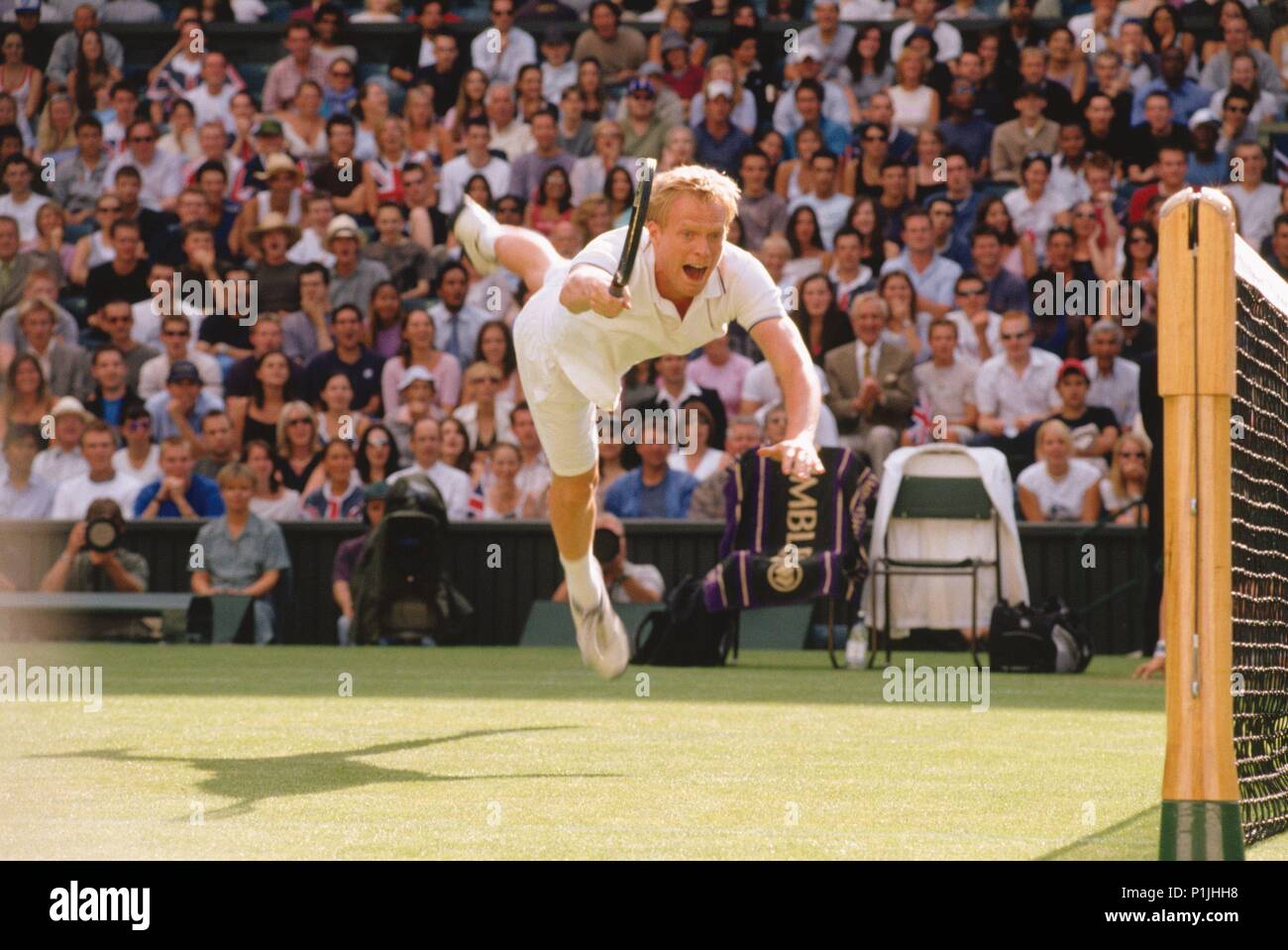 Wimbledon 2004 paul bettany hi-res stock photography and images - Alamy
