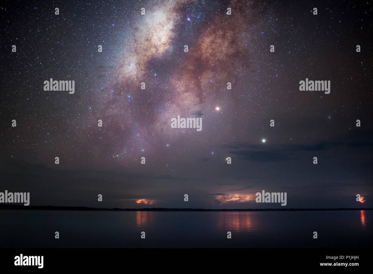 Lake maracaibo lightning hi-res stock photography and images - Alamy