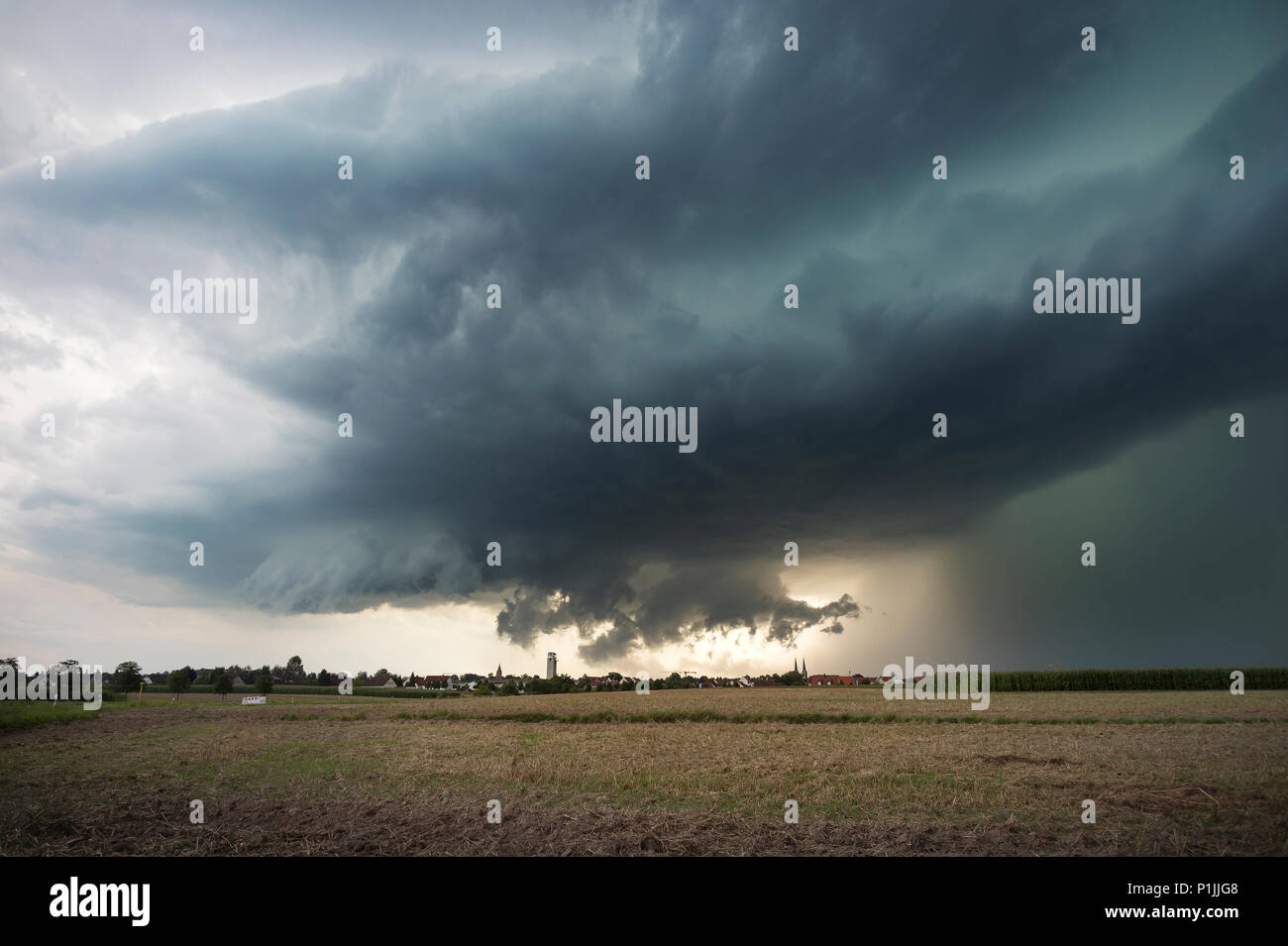 Classic supercell wallcloud cumulonimbus murus heilsbronn hi-res stock ...