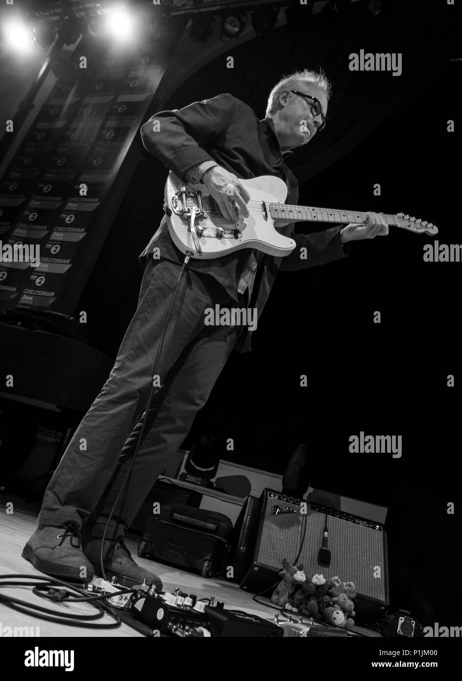 Guitarist bill Black and White Stock Photos & Images - Alamy