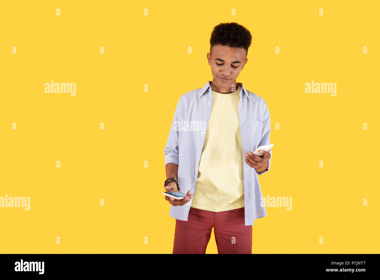 Millennials smartphones hi-res stock photography and images - Alamy