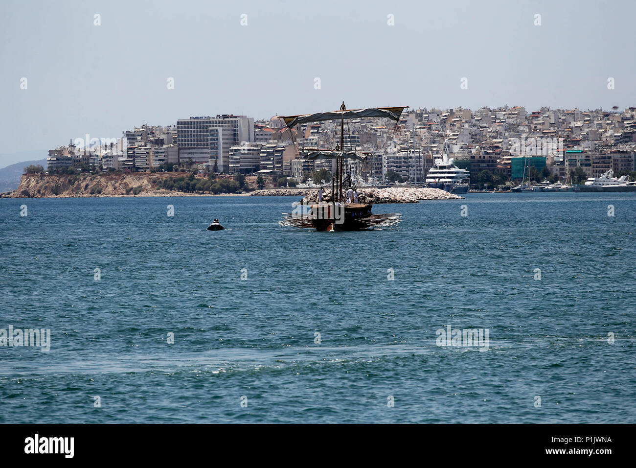 Ancient greek trireme in the water hi-res stock photography and images ...