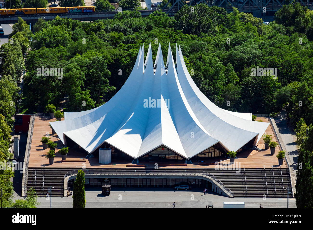 Tempodrom berlin view hi-res stock photography and images - Alamy
