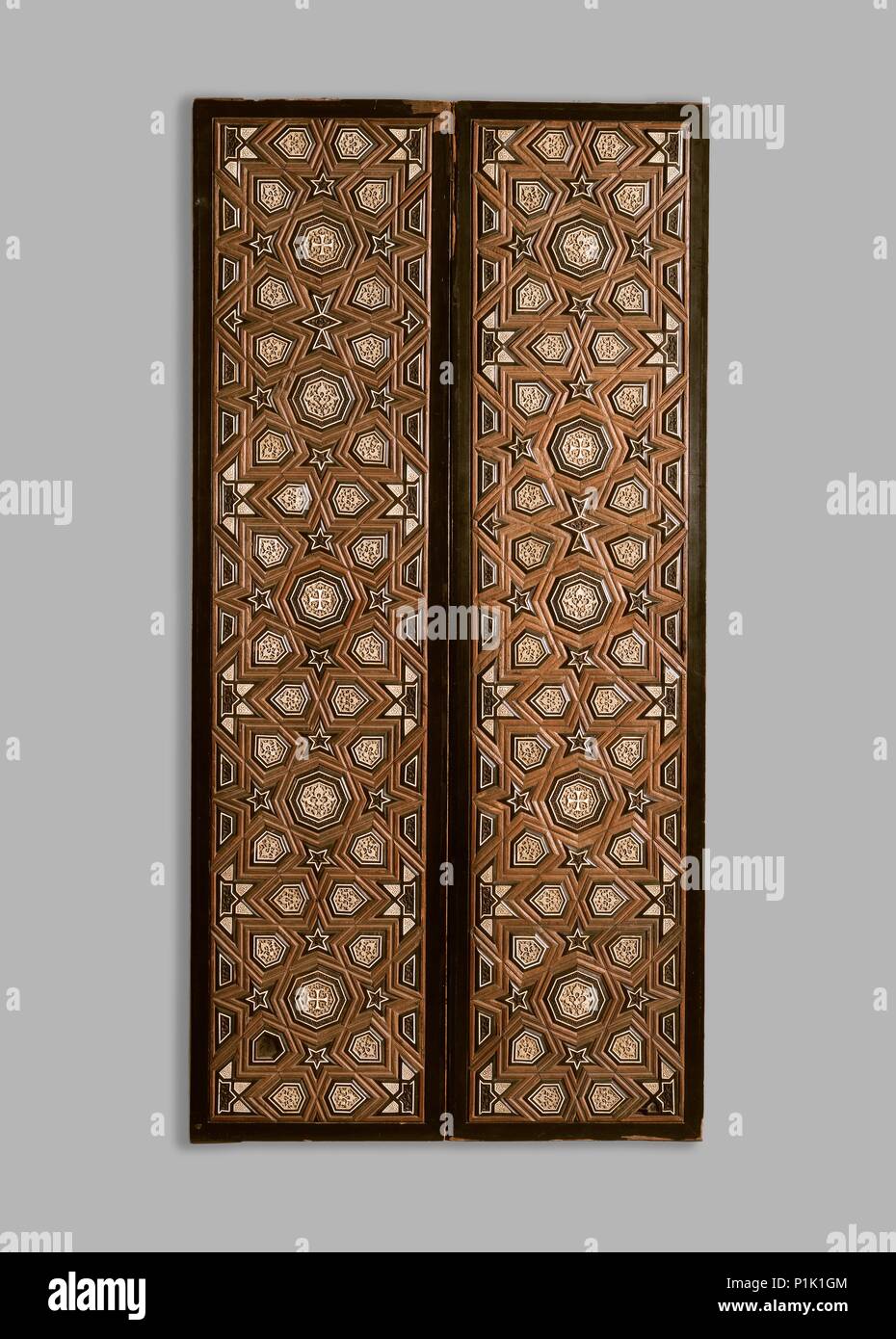Door geometric hi-res stock photography and images - Alamy