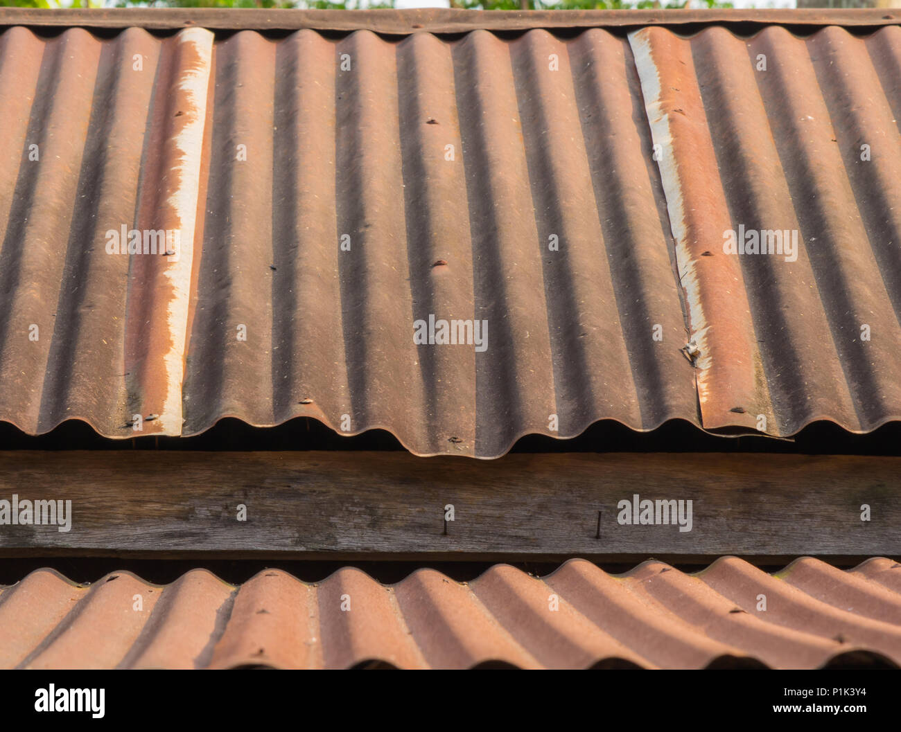 A Roof rusty corrugated iron metal texture Stock Photo - Alamy