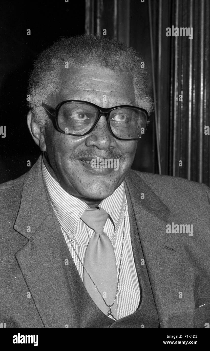 Red callender hi-res stock photography and images - Alamy