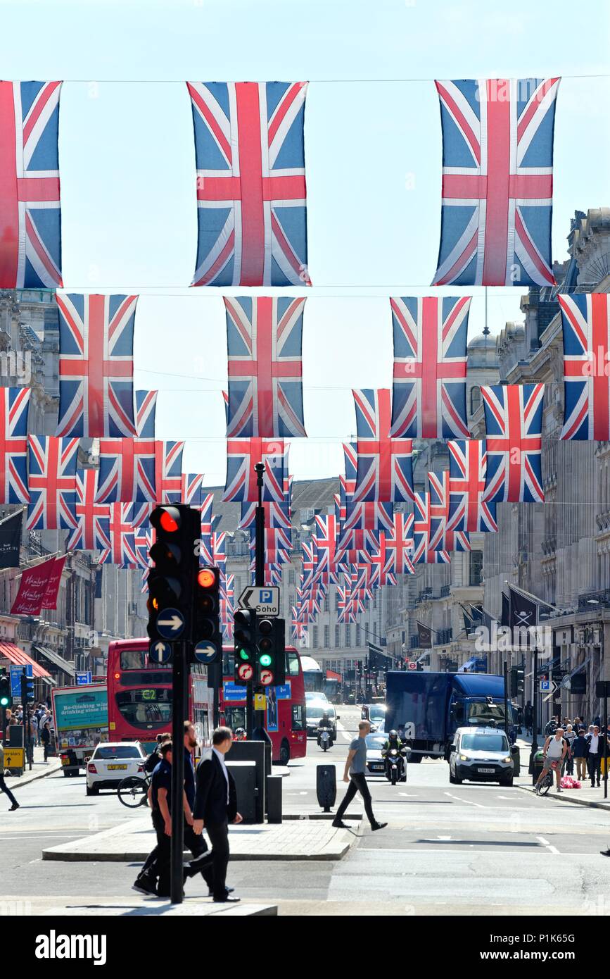 English flags celebration hi-res stock photography and images - Alamy