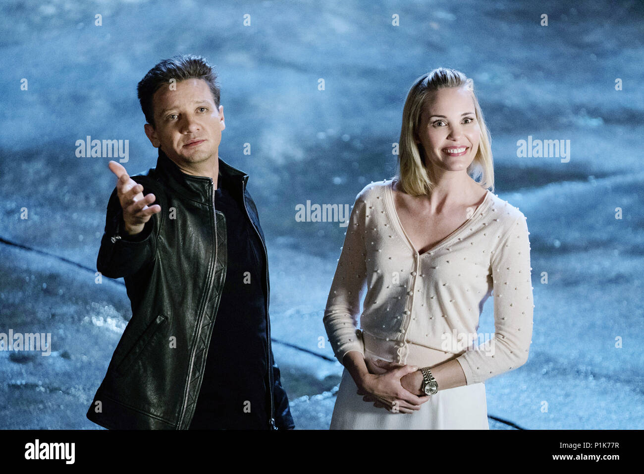 TAG, from left: Jeremy Renner, Leslie Bibb, 2018. ph: Kyle Kaplan ...