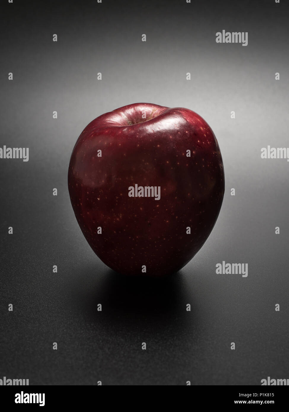 red apple with black background Stock Photo - Alamy
