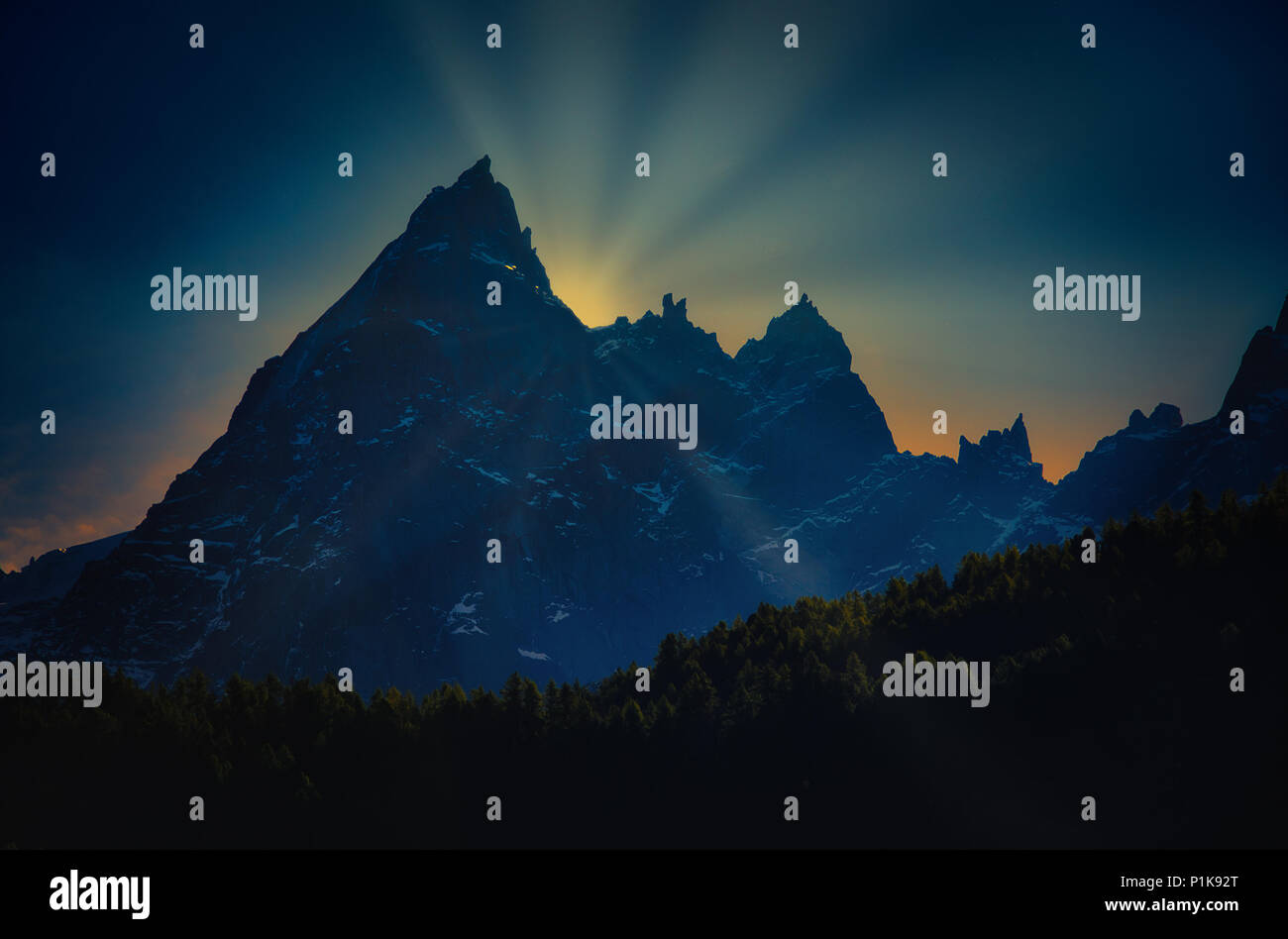 Backlit sunset hi-res stock photography and images - Alamy