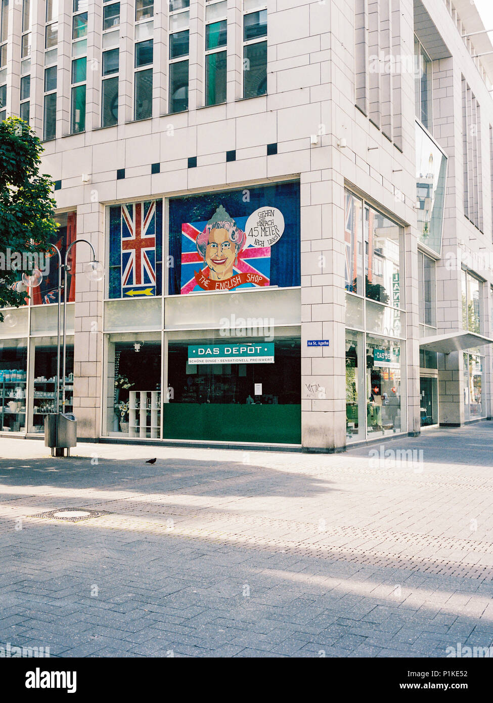 British Shop High Resolution Stock Photography and Images - Alamy