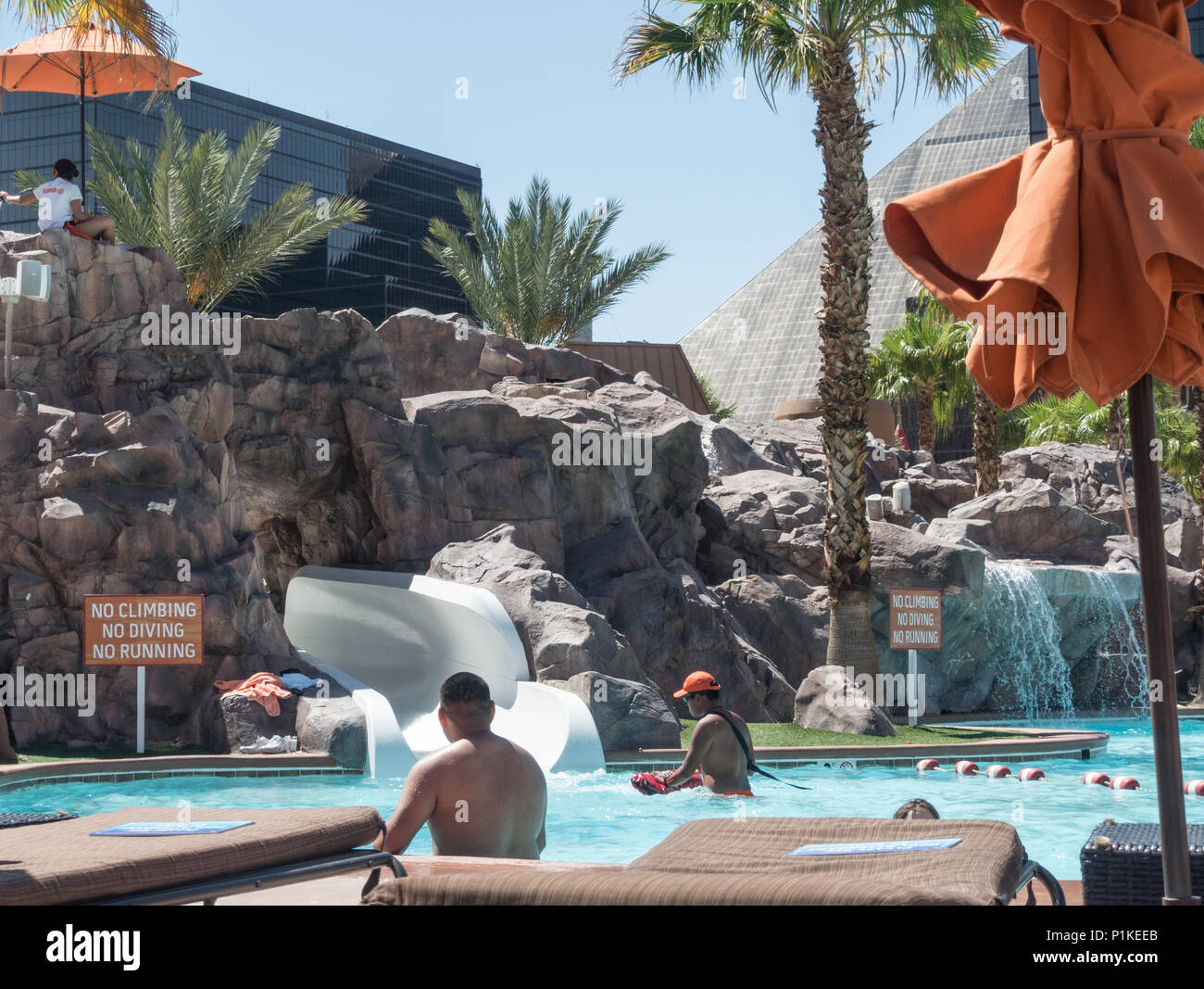 Excalibur Hotel Vegas Pool This Is Excalibur Las Vegas & People Love