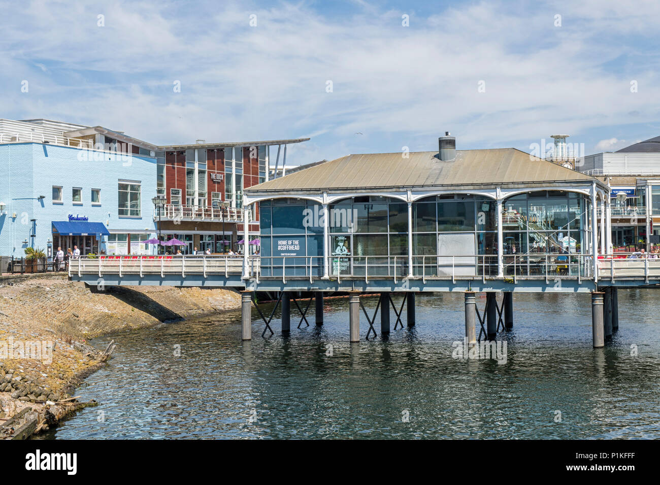 Restaurant cardiff bay hi-res stock photography and images - Alamy