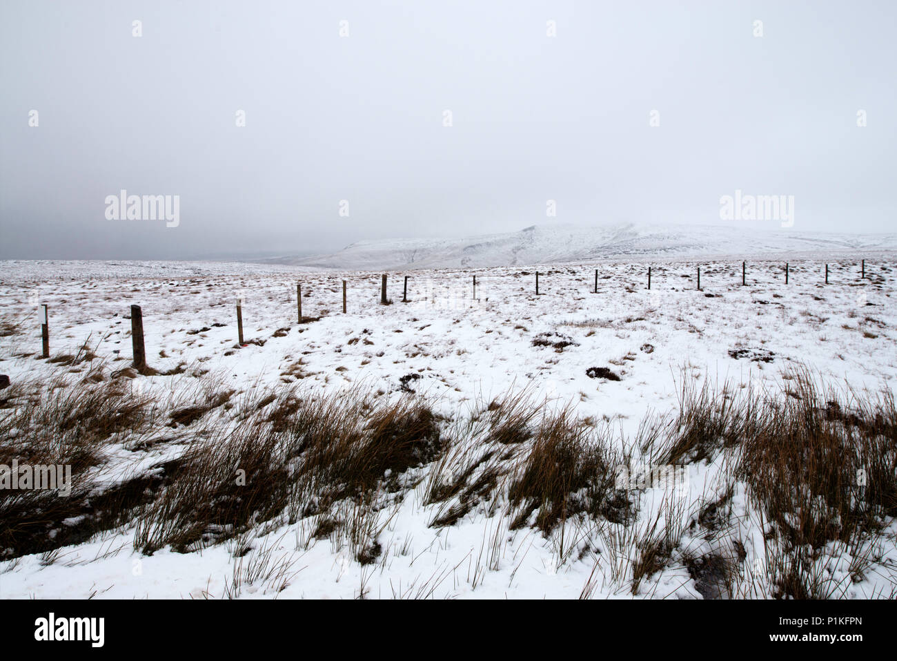 Snake Pass DErbyshire Mid-Winter Stock Photo - Alamy