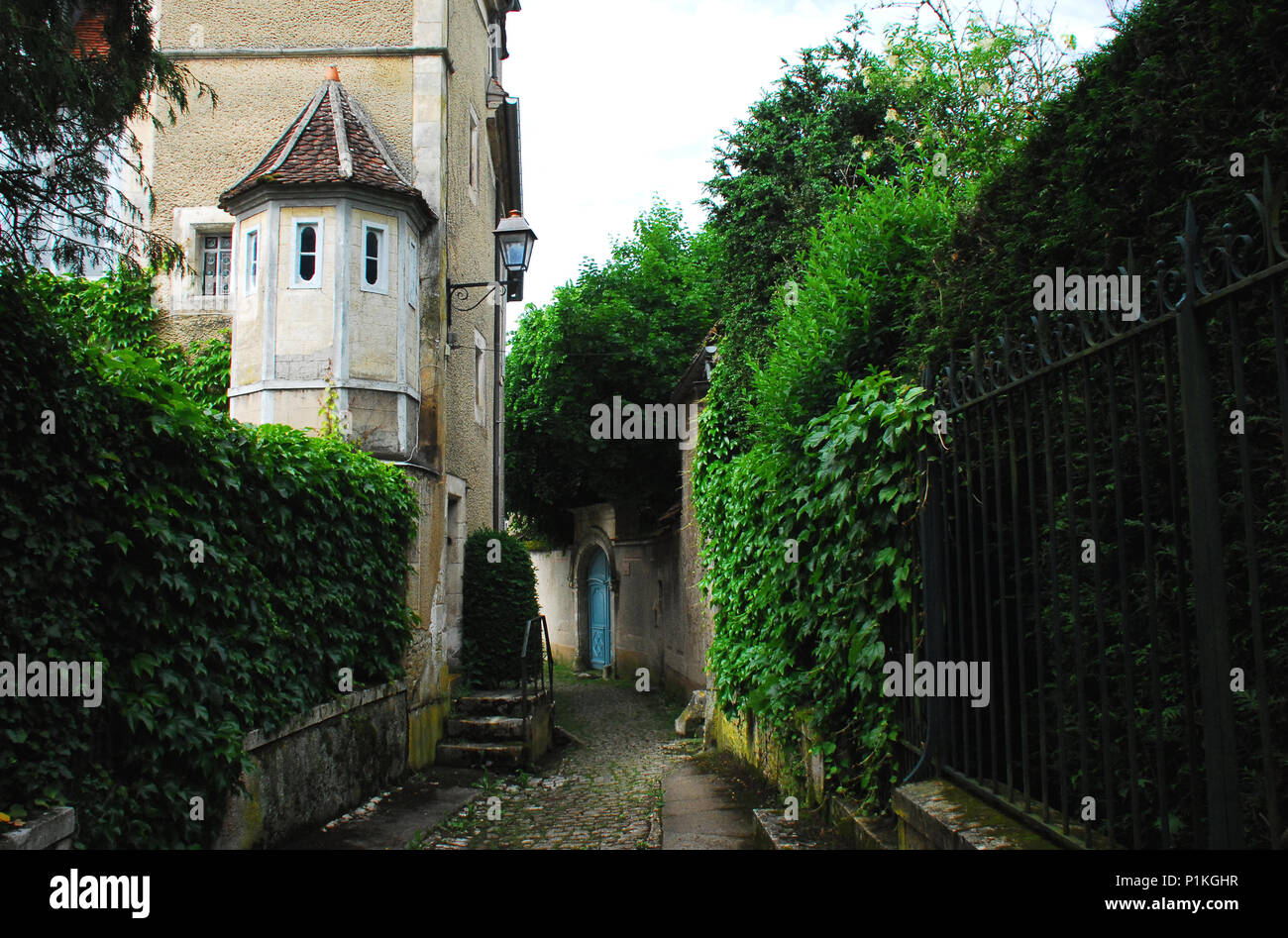 Back streets in medieval town hi-res stock photography and images - Alamy