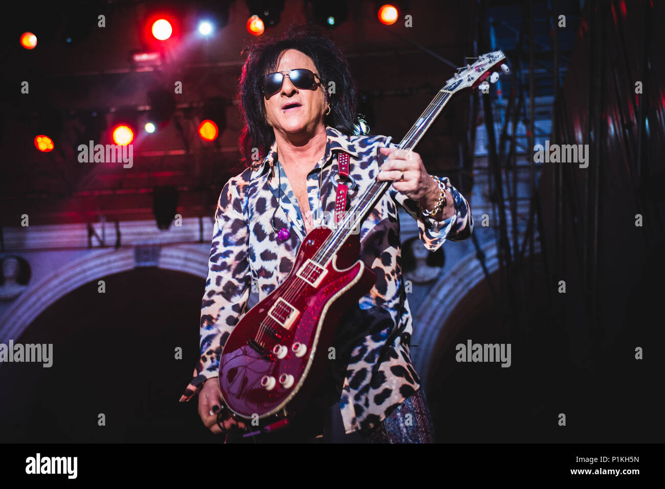 Steve stevens guitarist hi-res stock photography and images - Alamy