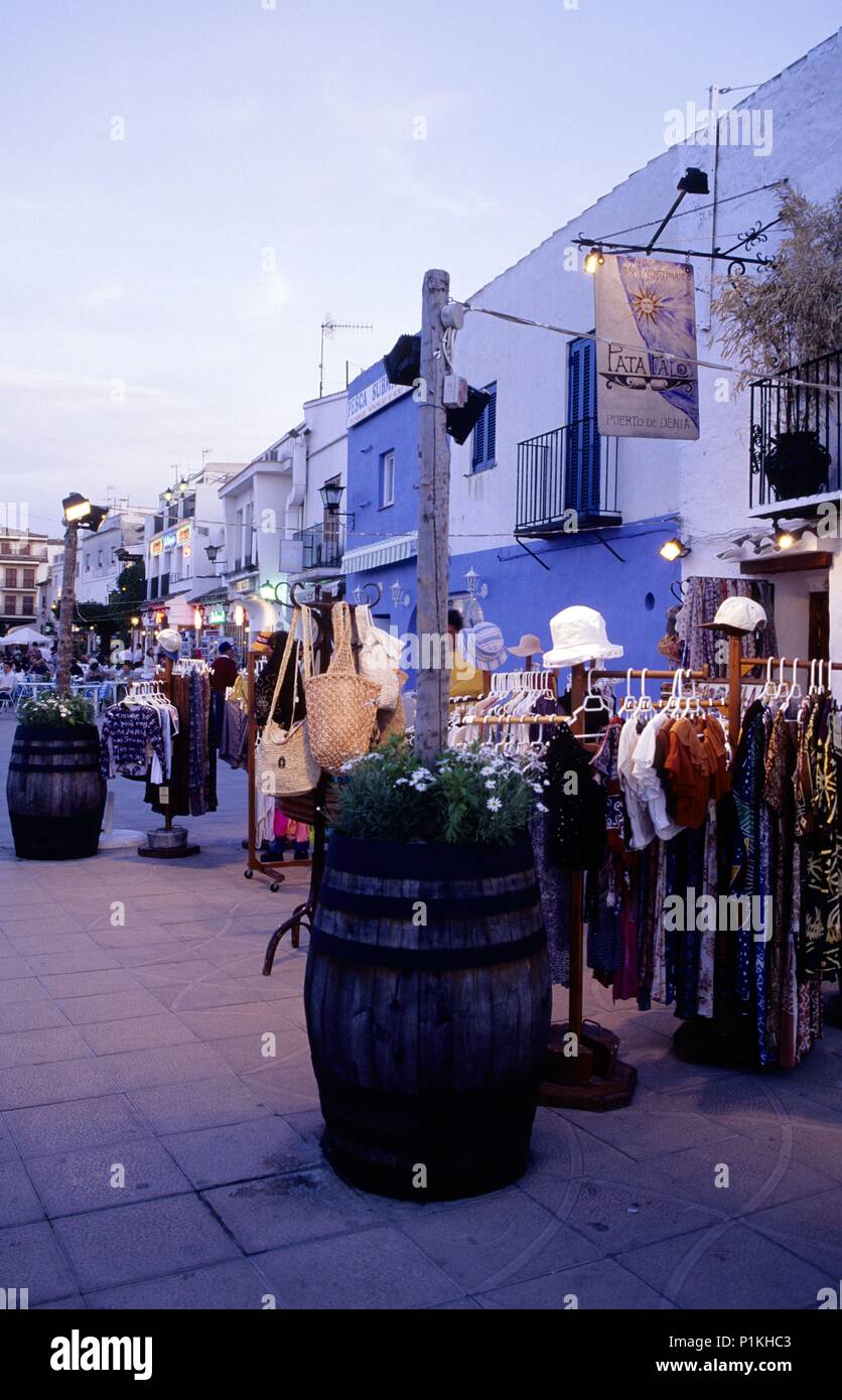 Denia, street market ayt the maritim promenade Stock Photo - Alamy