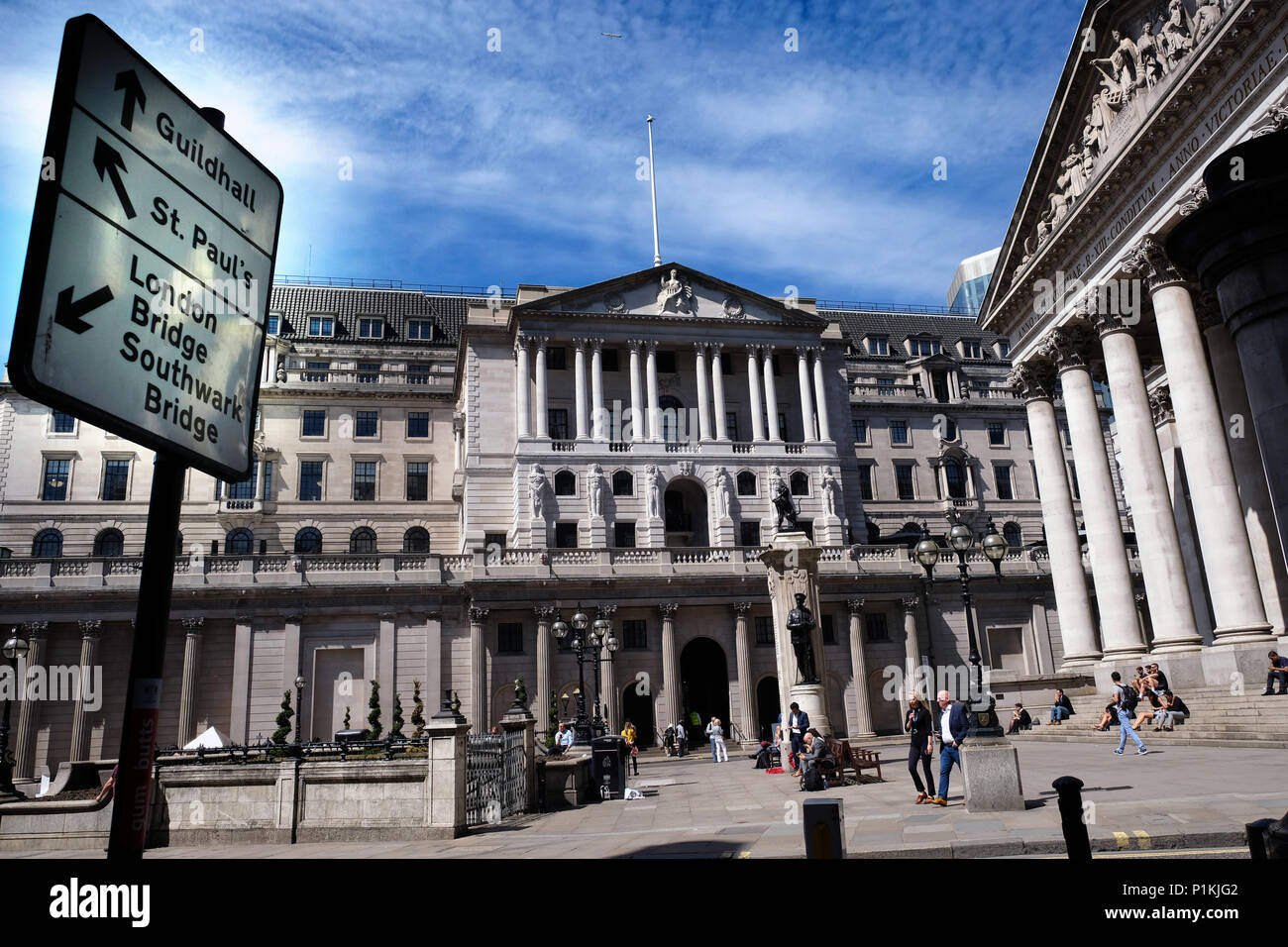 Pic shows: Bank of England Old Lady of Threadneedle Street stock pics ...