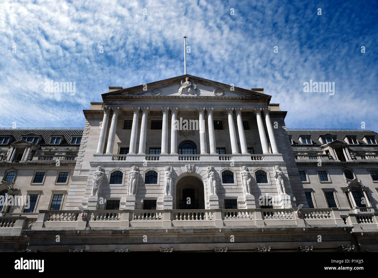 Pic shows: Bank of England Old Lady of Threadneedle Street stock pics ...