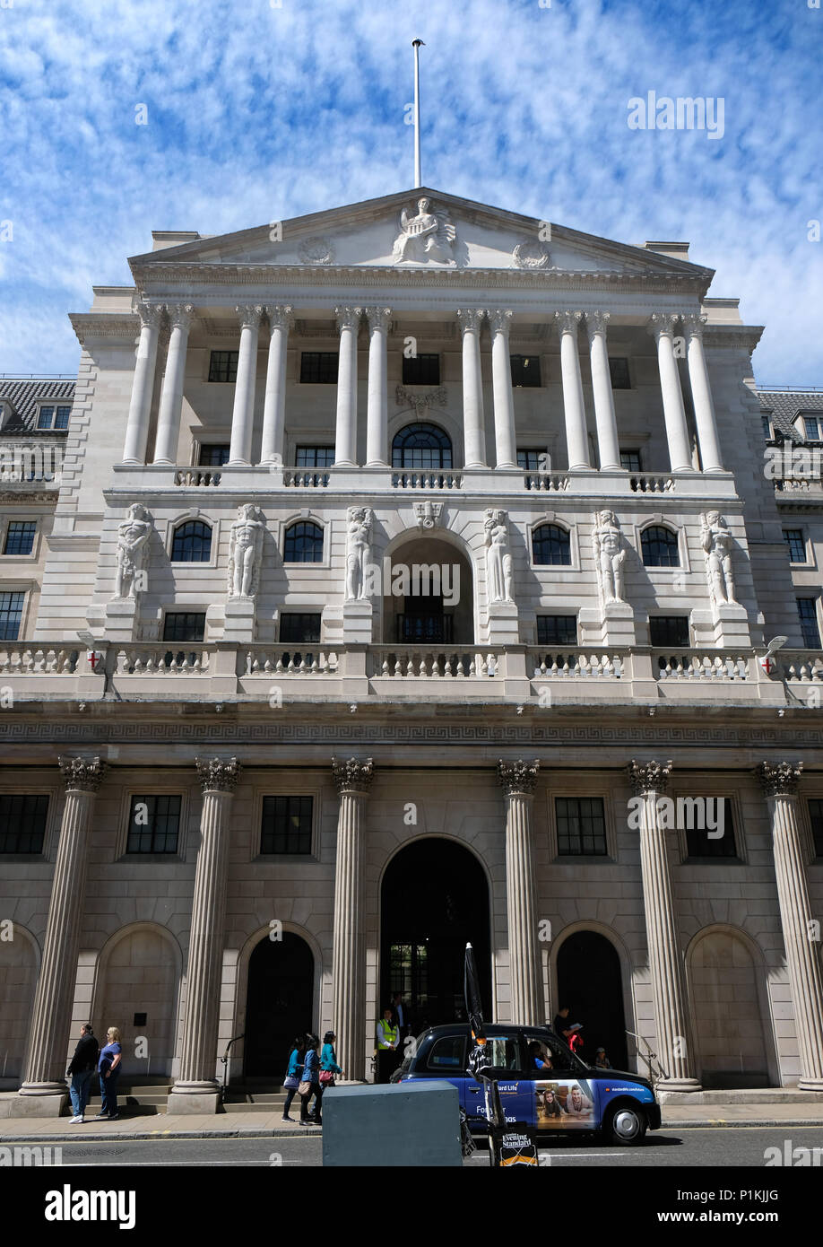 Pic shows: Bank of England Old Lady of Threadneedle Street stock pics ...